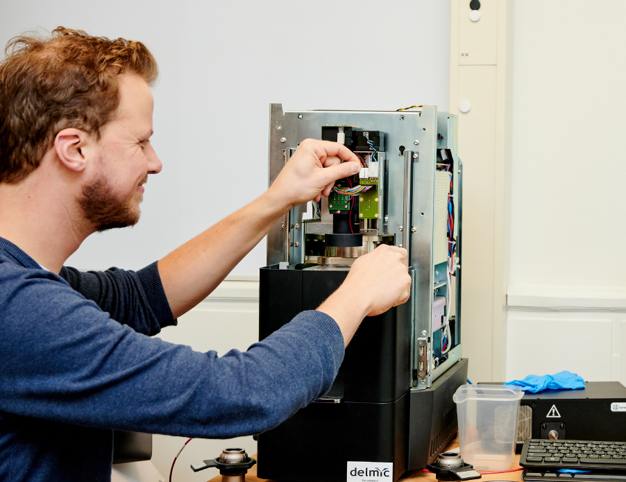 Innovative Microscopy Solutions, Expert Tailored Services | Delmic