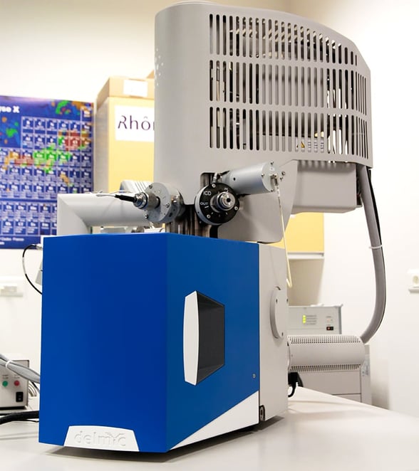 SECOM | Ultrastructure and fluorescence imaging in one CLEM system